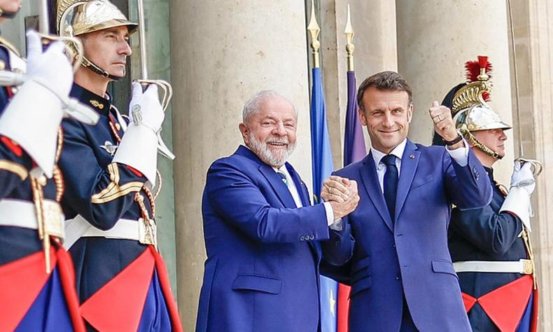 Lula E Macron Tratam Sobre Programa Para Submarinos Politica Estado
