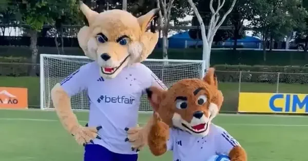 Raposão: novo mascote do Cruzeiro é o David Beckham tupiniquim ...