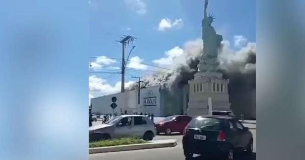 Incêndio atinge loja da Havan em Vitória da Conquista - Nacional ...