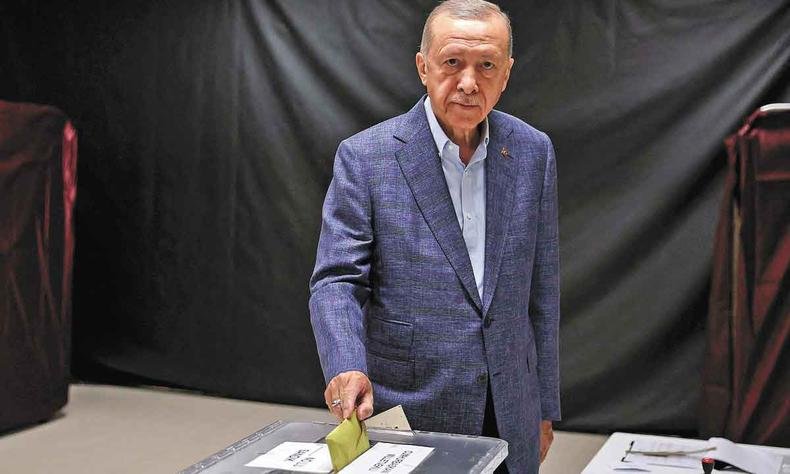 Erdogan e Kiliçdaroglu vão disputar 2º turno - Internacional - Estado ...
