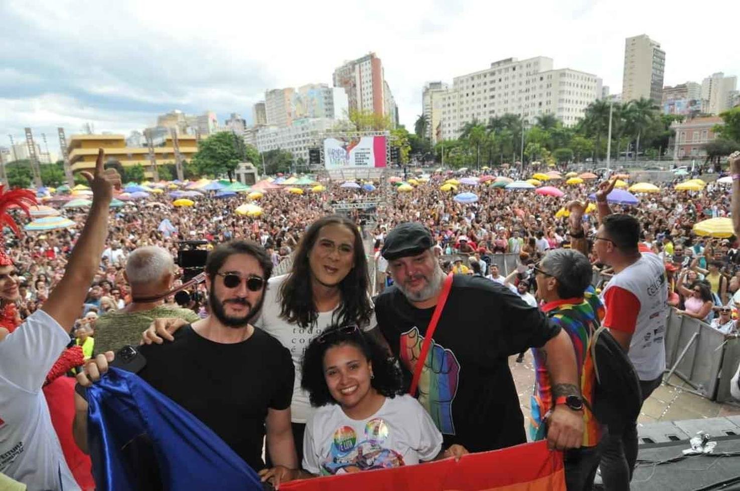 Confira as fotos da parada LGBT de BH que reúne milhares na Estação ...
