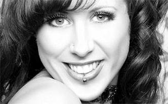 Dançarina sem um dos braços ganha mundial de pole dance em Hong Kong ...