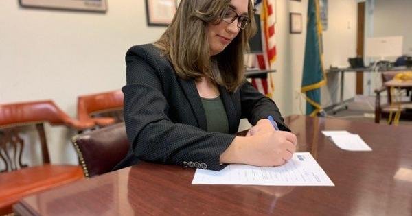 Estados Unidos elegem primeira senadora trans do país - Internacional ...