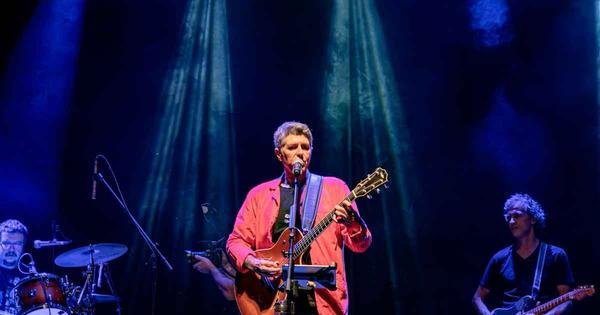 Leoni estreia em BH o show da turnê que repassa seus 40 anos de ...