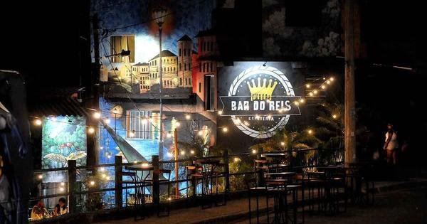 Bar em favela de BH faz sucesso com cardápio que vai de espetos a ...