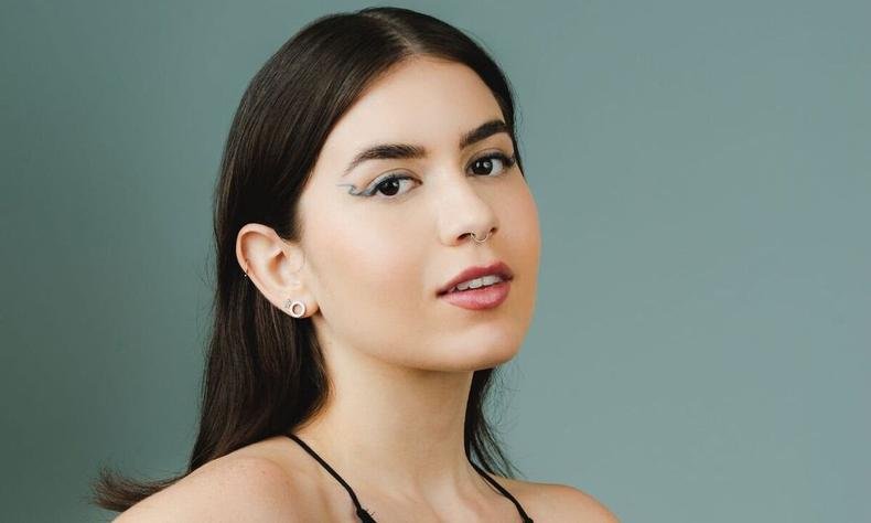 Influenciadora Sofia Santino aposta em conteúdos de beleza com humor - Cultura - Estado de Minas