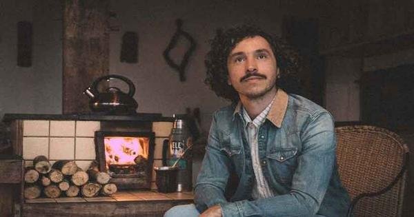 Baterista Gabriel Bruce assume os vocais em canção para o seu grande ...