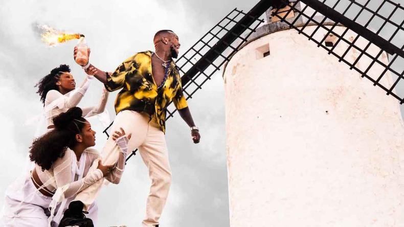 Djonga anuncia novo ciclo e lança o disco 'O dono do lugar' - Cultura ...