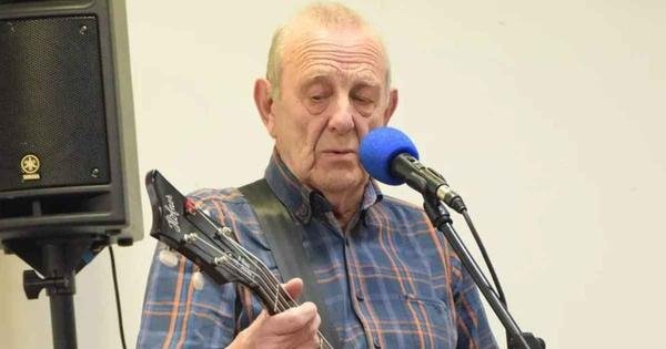 Ex-baixista dos Beatles, Chas Newby, falece aos 81 anos - Cultura ...