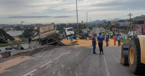 Duas pessoas morrem em acidentes no Anel Rodoviário, que está ...