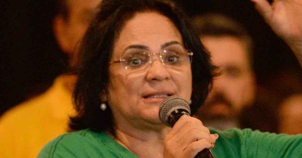 Damares sobre Bolsonaro: 'Diferentemente de Lula, deixa um legado' - Politica - Estado de Minas